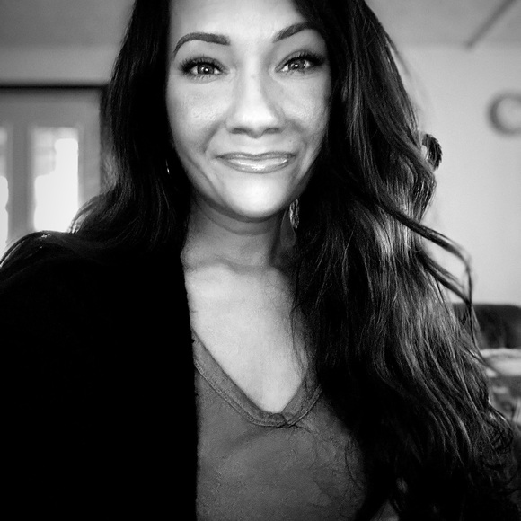 Candice's Closet (@candicecollins6) | Poshmark